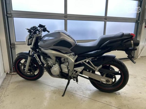 Pelēks Yamaha FZ 6 2011 Radviliškis, ar dzinēja tilpumu 0.60 L un nobraukumu 36 tūkst. km par 2050 €, foto 7 vietnē AUTOMOTO.COM.LV