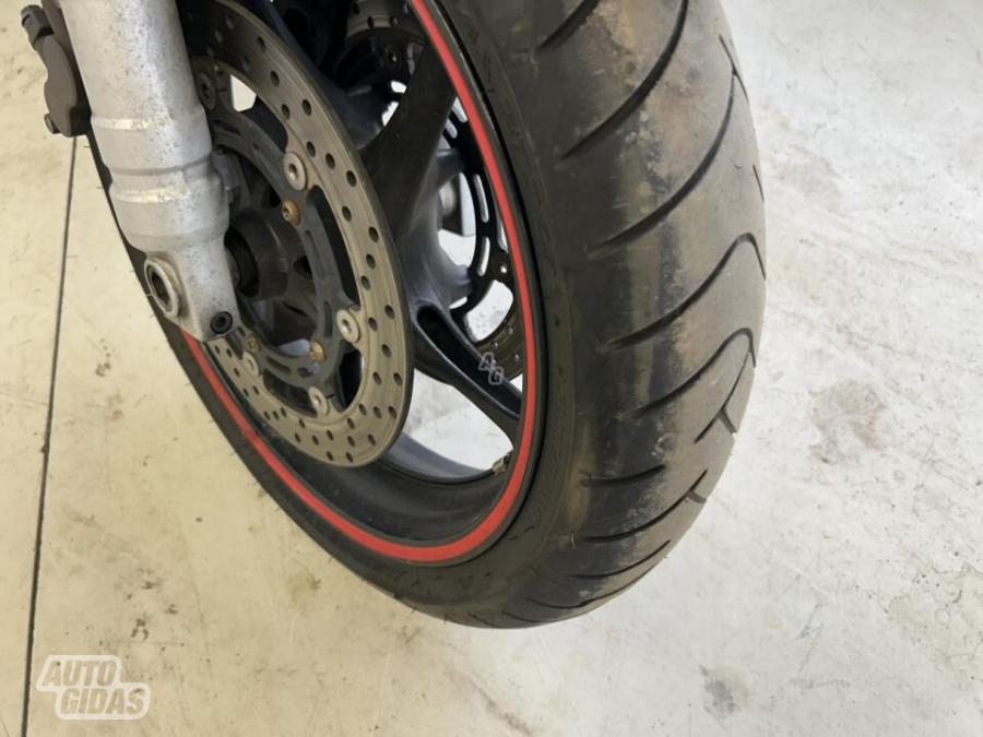 Pelēks Yamaha FZ 6 2011 Radviliškis, ar dzinēja tilpumu 0.60 L un nobraukumu 36 tūkst. km par 2050 €, foto 8 vietnē AUTOMOTO.COM.LV