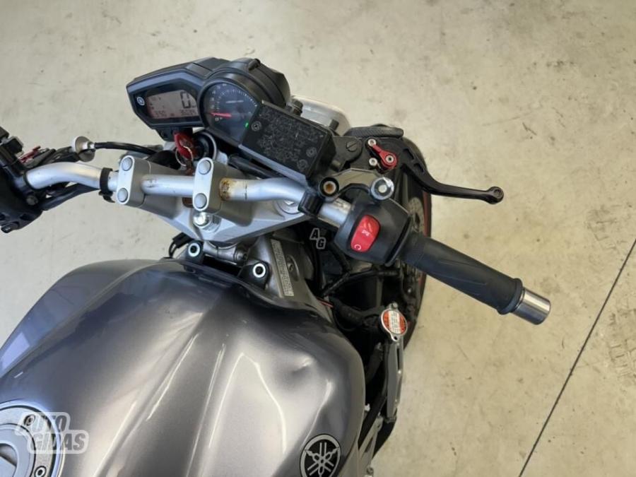 Pelēks Yamaha FZ 6 2011 Radviliškis, ar dzinēja tilpumu 0.60 L un nobraukumu 36 tūkst. km par 2050 €, foto 11 vietnē AUTOMOTO.COM.LV