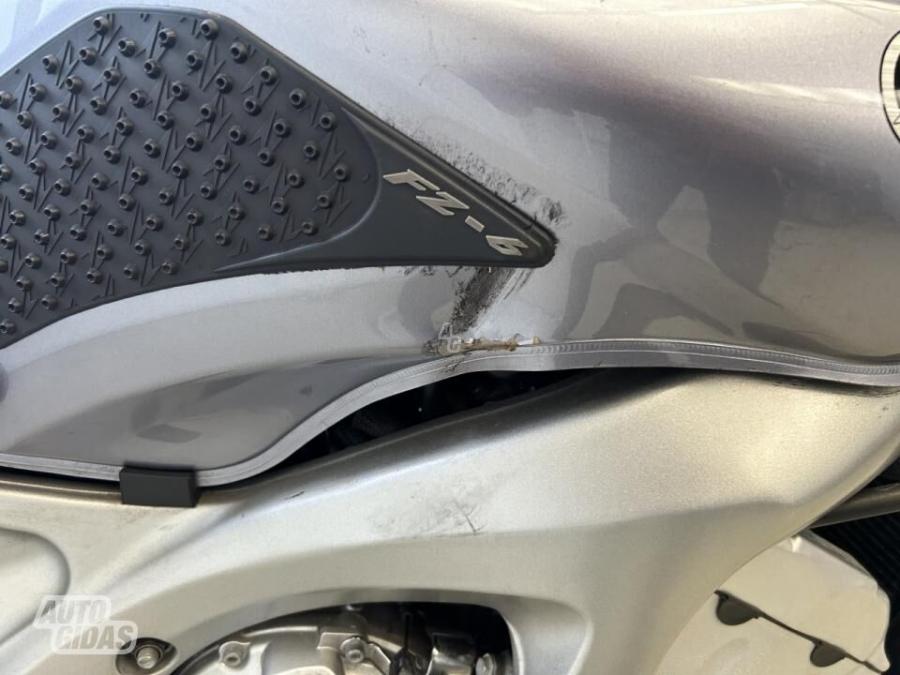 Pelēks Yamaha FZ 6 2011 Radviliškis, ar dzinēja tilpumu 0.60 L un nobraukumu 36 tūkst. km par 2050 €, foto 13 vietnē AUTOMOTO.COM.LV