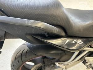Pelēks Yamaha FZ 6 2011 Radviliškis, ar dzinēja tilpumu 0.60 L un nobraukumu 36 tūkst. km par 2050 €, foto 14 vietnē AUTOMOTO.COM.LV