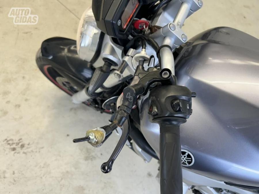 Pelēks Yamaha FZ 6 2011 Radviliškis, ar dzinēja tilpumu 0.60 L un nobraukumu 36 tūkst. km par 2050 €, foto 17 vietnē AUTOMOTO.COM.LV