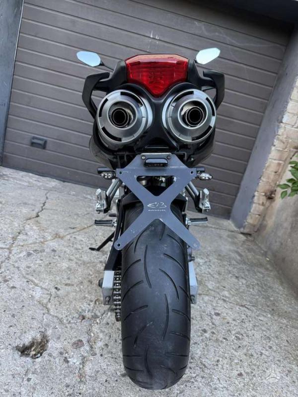 Yamaha FZ 6 2004 in Prienai, with an engine capacity of 0.60 L and mileage of 28 thousand km for 2750 €, photo 6 on AUTOMOTO.COM.LV