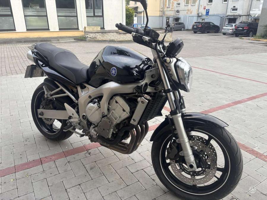 Yamaha FZ 6 2004 in Siauliai, with an engine capacity of 0.60 L and mileage of 49 thousand km for 2350 €, photo 4 on AUTOMOTO.COM.LV