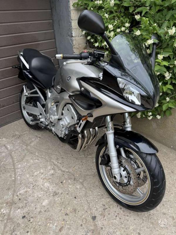 Yamaha FZ 6 2004 in Prienai, with an engine capacity of 0.60 L and mileage of 38 thousand km for 2750 €, photo 1 on AUTOMOTO.COM.LV