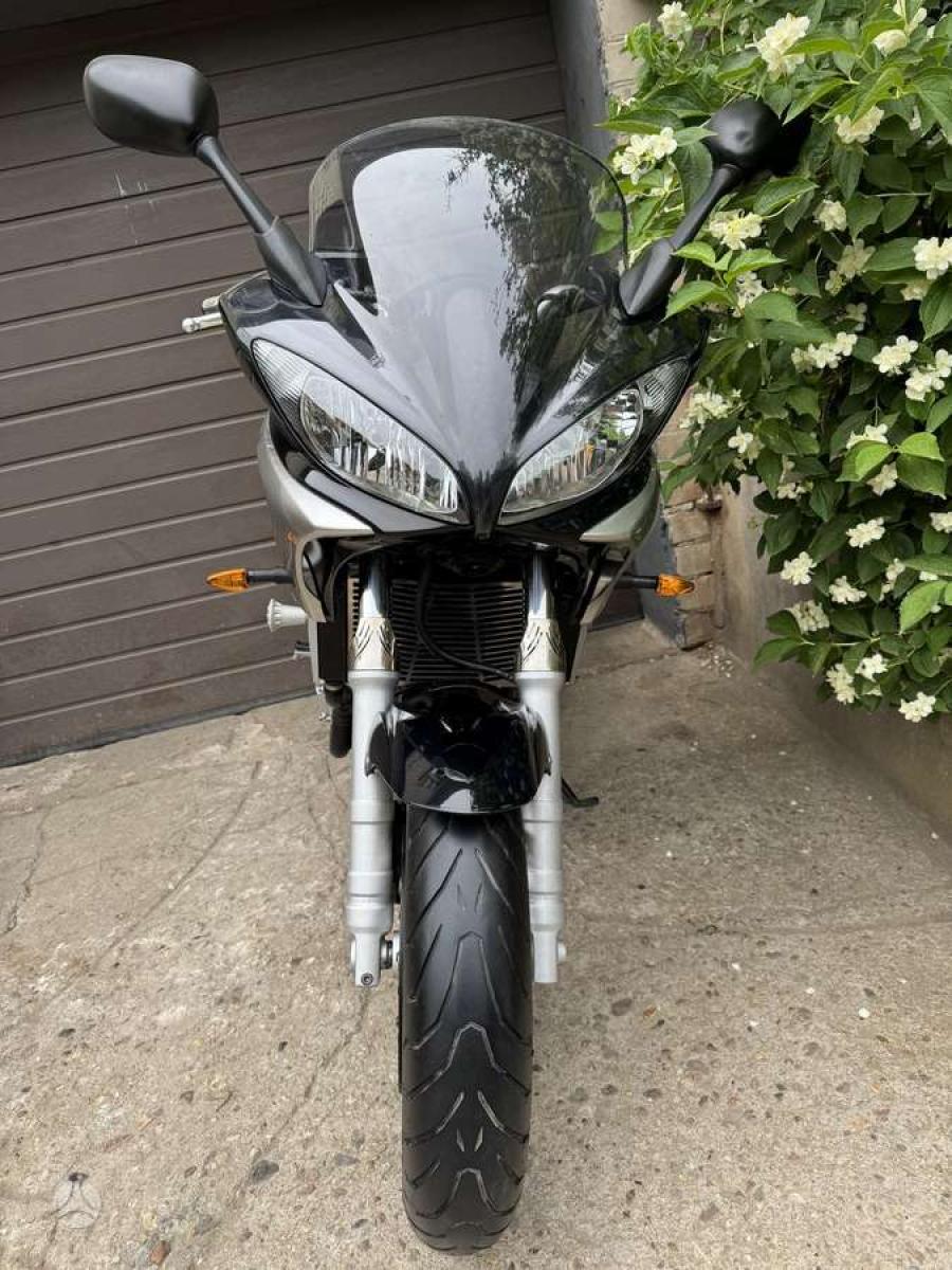 Yamaha FZ 6 2004 in Prienai, with an engine capacity of 0.60 L and mileage of 38 thousand km for 2750 €, photo 4 on AUTOMOTO.COM.LV