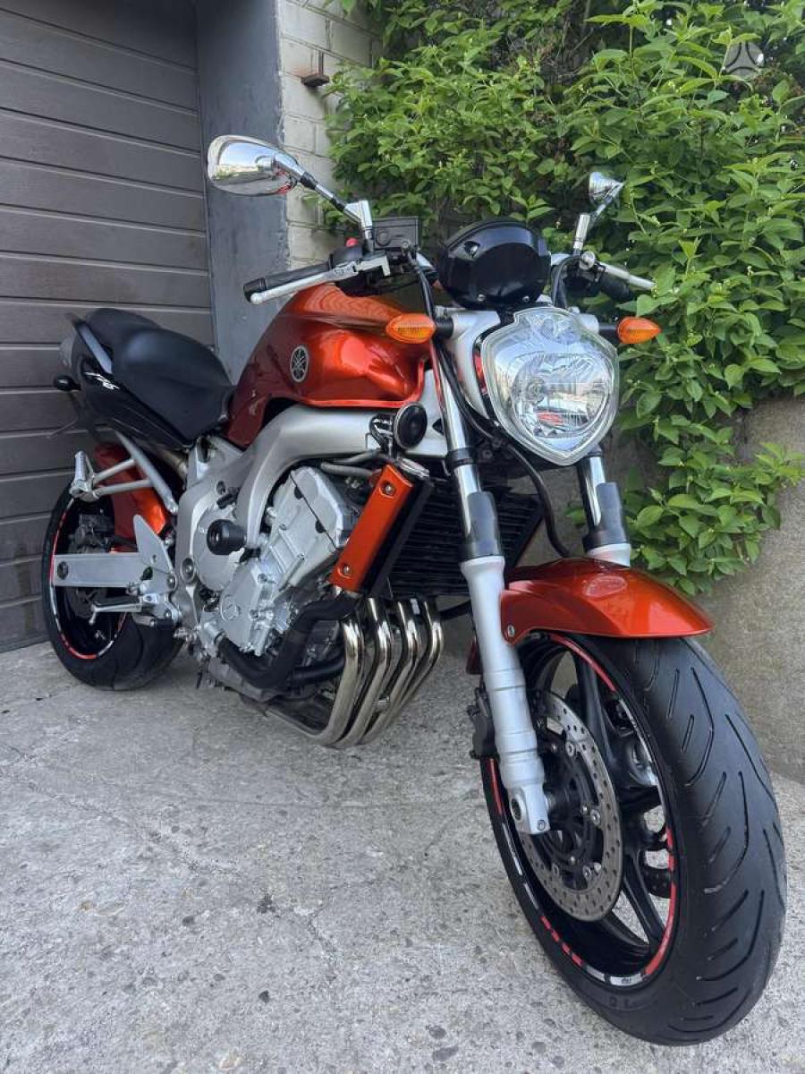 Yamaha FZ 6 2004 in Prienai, with an engine capacity of 0.60 L and mileage of 0 thousand km for 2750 €, photo 4 on AUTOMOTO.COM.LV