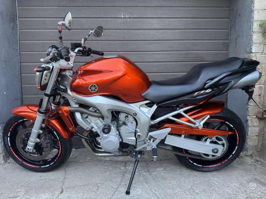 Yamaha FZ 6 2004 in Prienai, with an engine capacity of 0.60 L and mileage of 0 thousand km for 2750 €, photo 5 on AUTOMOTO.COM.LV