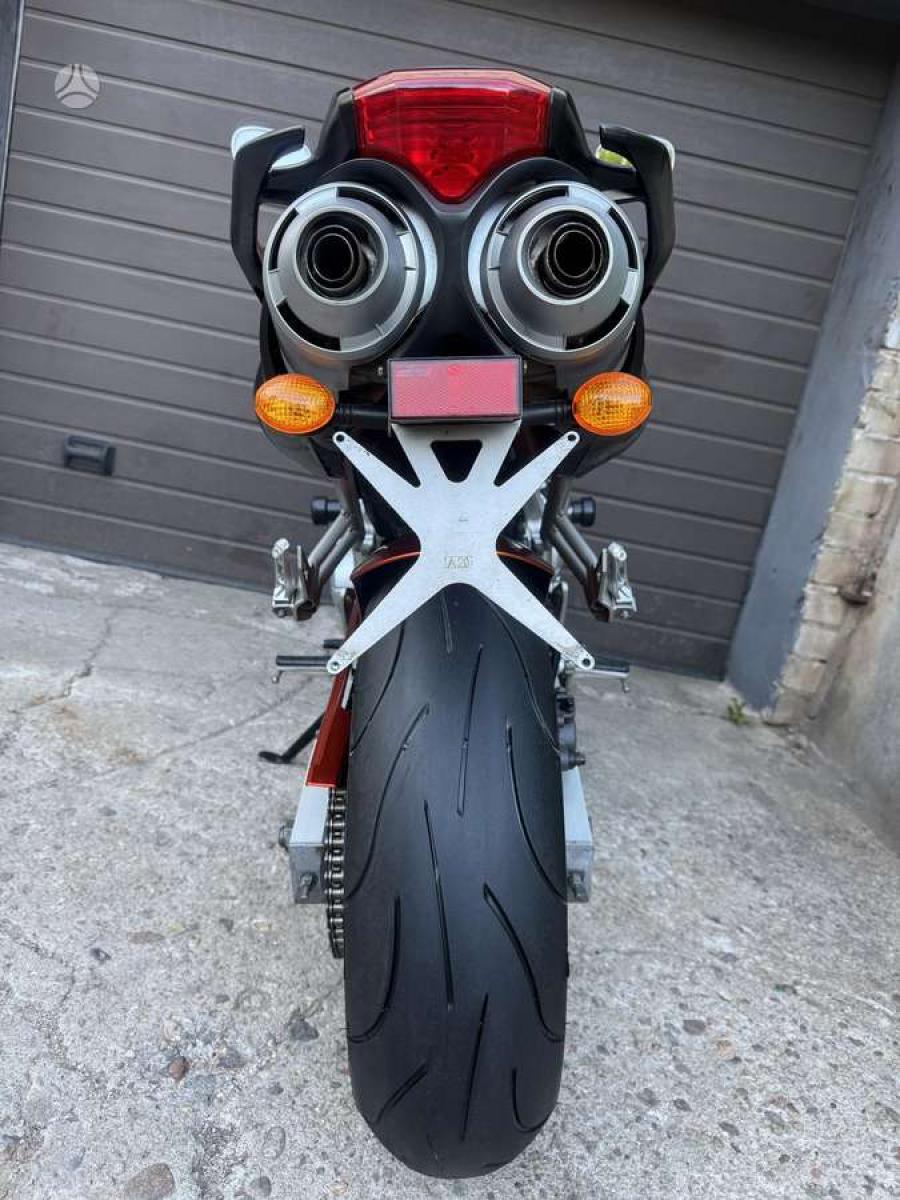 Yamaha FZ 6 2004 in Prienai, with an engine capacity of 0.60 L and mileage of 0 thousand km for 2750 €, photo 7 on AUTOMOTO.COM.LV