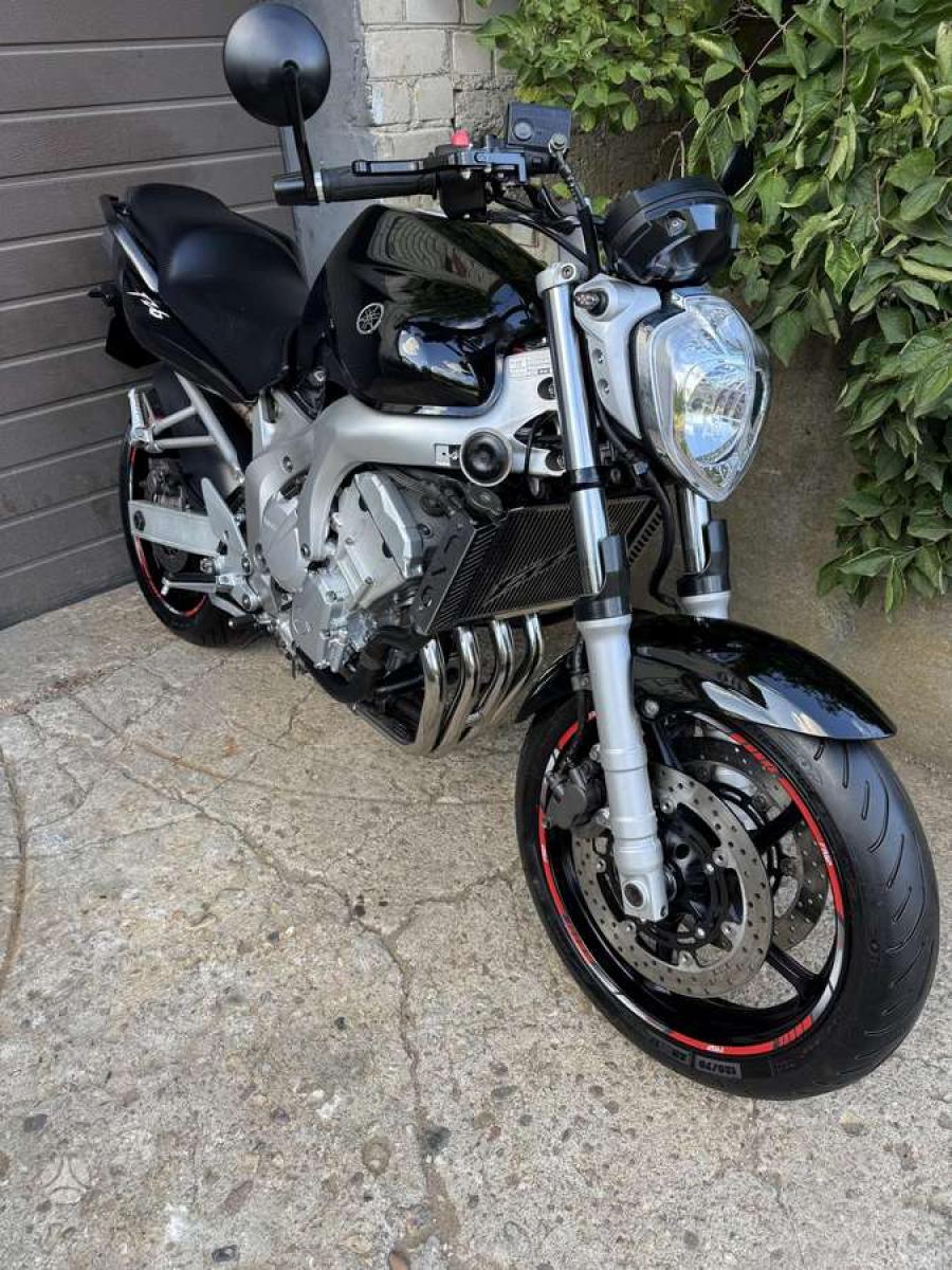 Ямаха FZ 6 2004 в Пренай, объемом двигателя 0.60 л и пробегом 44 тыс. км за 2999 €, фото 3 на AUTOMOTO.COM.LV