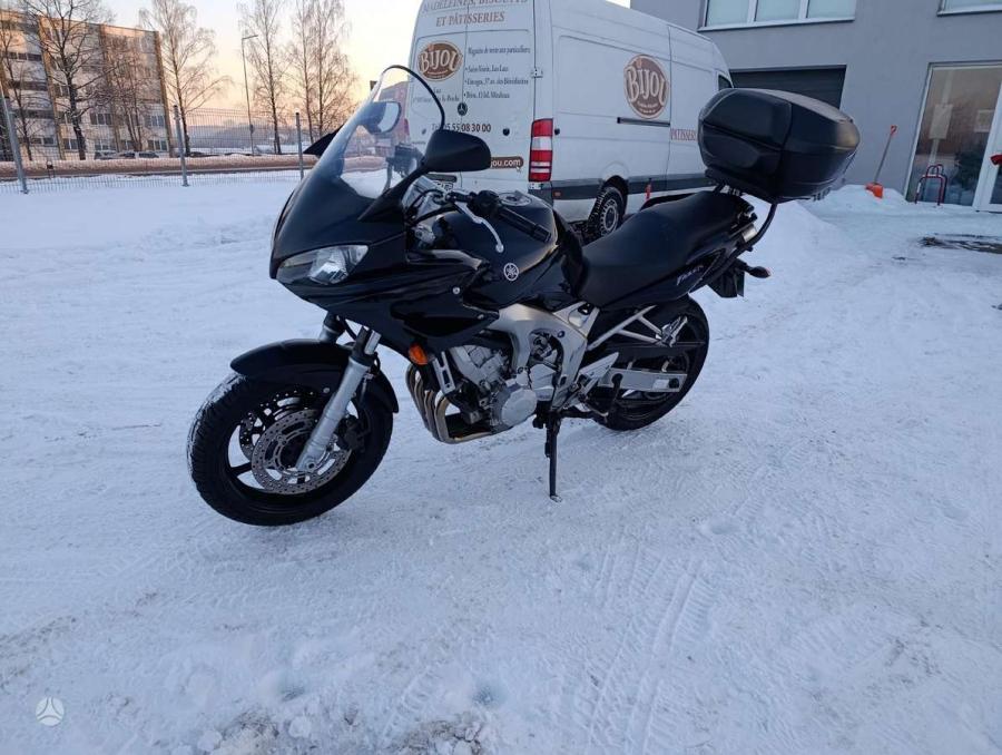 Yamaha FZ 6 2005 Alīta, ar dzinēja tilpumu 0.60 L un nobraukumu 37 tūkst. km par 1850 €, foto 1 vietnē AUTOMOTO.COM.LV
