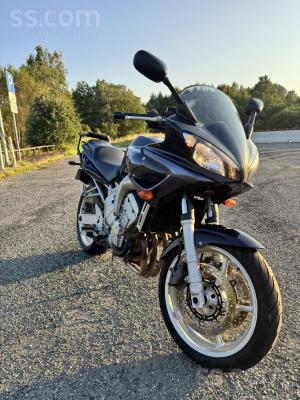 Yamaha FZ 6 2005 in Aluksne, with an engine capacity of 0.60 L and mileage of 0 thousand km for 3130 €, photo 3 on AUTOMOTO.COM.LV