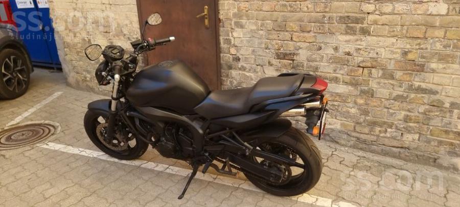 Yamaha FZ 6 2005 in Riga, with an engine capacity of 0.60 L and mileage of 0 thousand km for 2250 €, photo 4 on AUTOMOTO.COM.LV