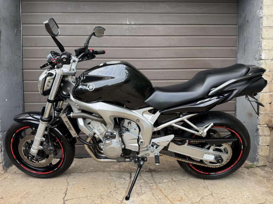 Yamaha FZ 6 2005 Prienai, ar dzinēja tilpumu 0.60 L un nobraukumu 40 tūkst. km par 2750 €, foto 5 vietnē AUTOMOTO.COM.LV