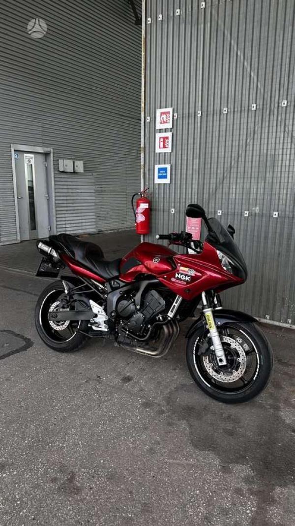 Yamaha FZ 6 2006 Viļņa, ar dzinēja tilpumu 0.60 L un nobraukumu 45 tūkst. km par 2300 €, foto 1 vietnē AUTOMOTO.COM.LV