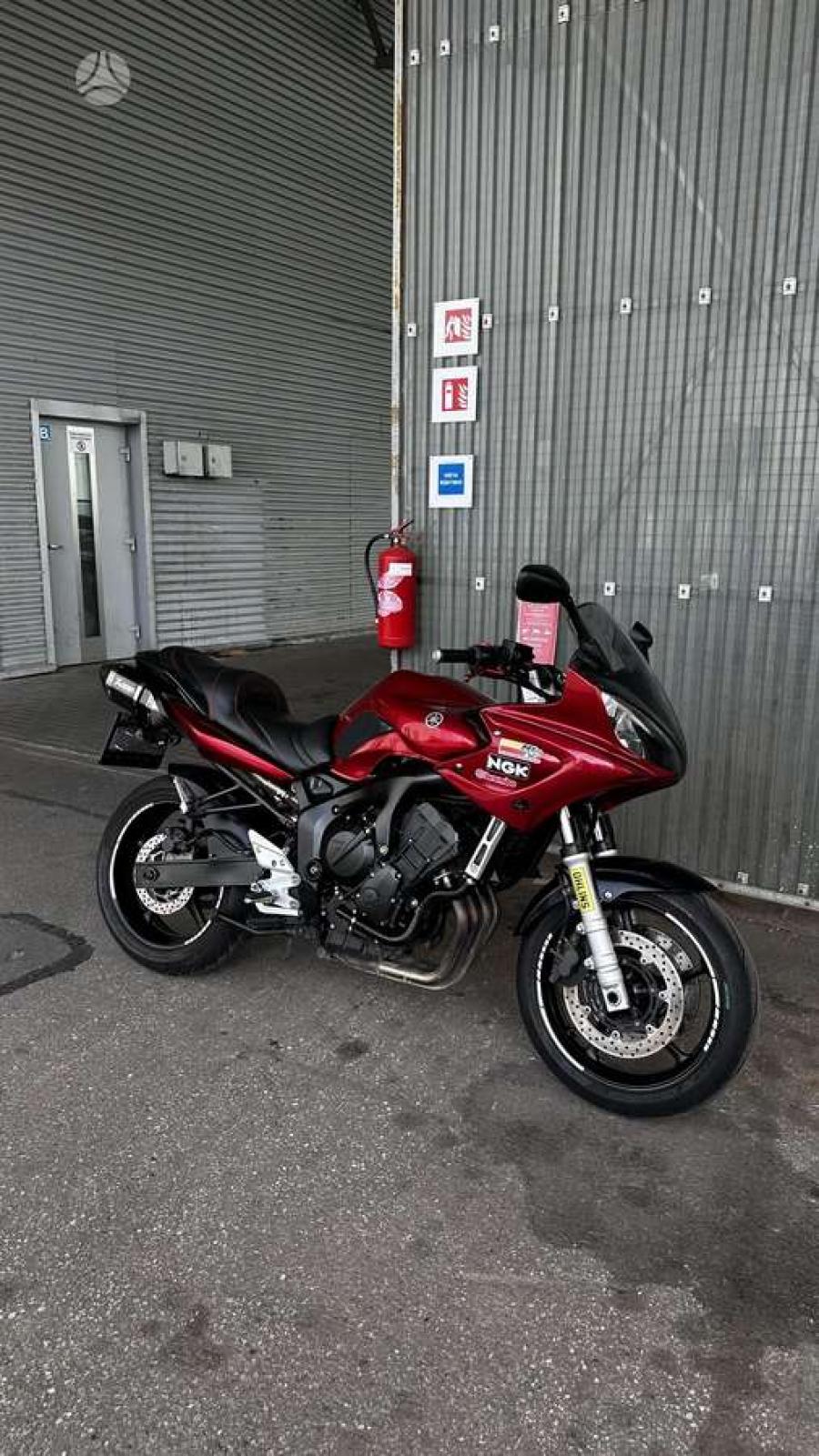 Yamaha FZ 6 2006 Viļņa, ar dzinēja tilpumu 0.60 L un nobraukumu 45 tūkst. km par 2300 €, foto 1 vietnē AUTOMOTO.COM.LV