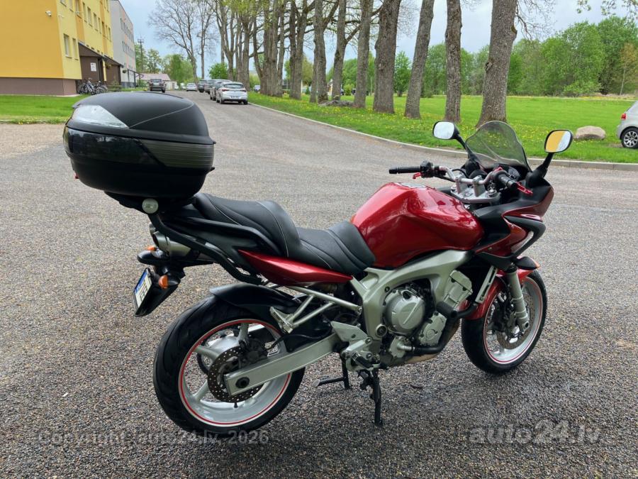 Красный Ямаха FZ 6 2004 в Вильянди, объемом двигателя 0.60 л и пробегом 52 тыс. км за 1700 €, фото 3 на AUTOMOTO.COM.LV