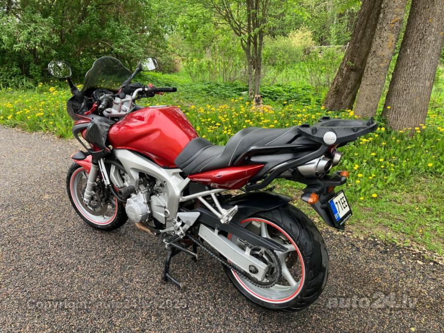 Красный Ямаха FZ 6 2004 в Вильянди, объемом двигателя 0.60 л и пробегом 52 тыс. км за 1700 €, фото 4 на AUTOMOTO.COM.LV