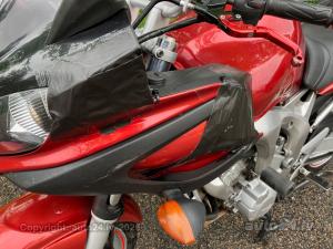 Красный Ямаха FZ 6 2004 в Вильянди, объемом двигателя 0.60 л и пробегом 52 тыс. км за 1700 €, фото 10 на AUTOMOTO.COM.LV