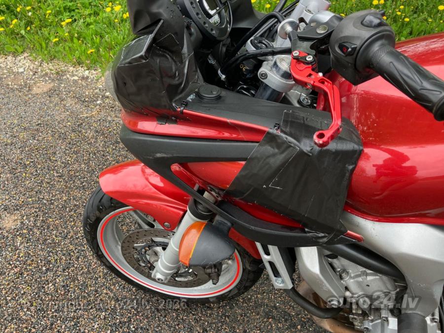Красный Ямаха FZ 6 2004 в Вильянди, объемом двигателя 0.60 л и пробегом 52 тыс. км за 1700 €, фото 11 на AUTOMOTO.COM.LV