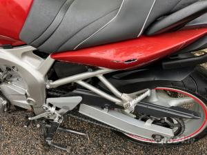 Красный Ямаха FZ 6 2004 в Вильянди, объемом двигателя 0.60 л и пробегом 52 тыс. км за 1700 €, фото 12 на AUTOMOTO.COM.LV