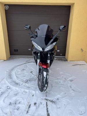 Красный Ямаха FZ 6 2005 в Бирштонас, объемом двигателя 0.60 л и пробегом 12 тыс. км за 2699 €, фото 2 на AUTOMOTO.COM.LV