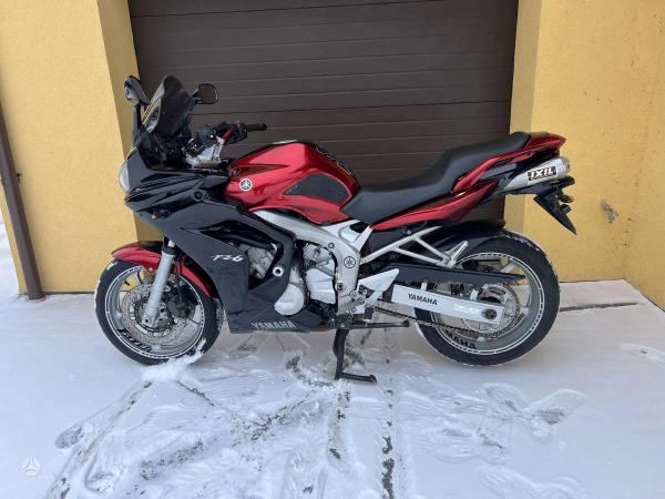 Sarkans Yamaha FZ 6 2005 Birštonas, ar dzinēja tilpumu 0.60 L un nobraukumu 12 tūkst. km par 2699 €, foto 5 vietnē AUTOMOTO.COM.LV