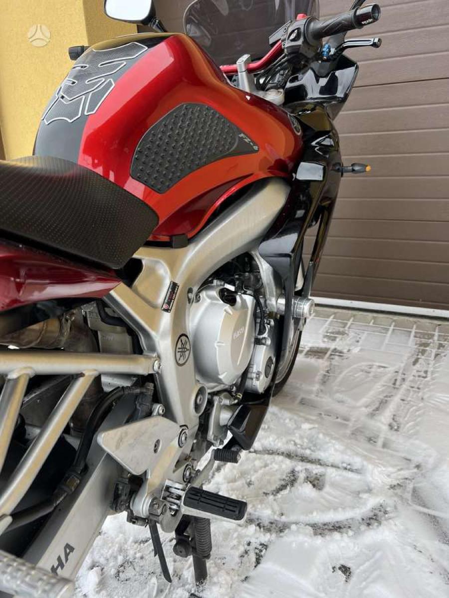 Красный Ямаха FZ 6 2005 в Бирштонас, объемом двигателя 0.60 л и пробегом 12 тыс. км за 2699 €, фото 9 на AUTOMOTO.COM.LV