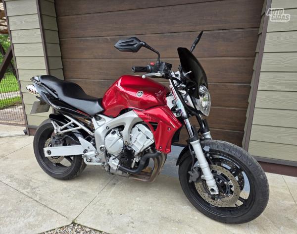 Sarkans Yamaha FZ 6 2005 Pasvalys, ar dzinēja tilpumu 0.60 L un nobraukumu 50 tūkst. km par 1449 €, foto 1 vietnē AUTOMOTO.COM.LV