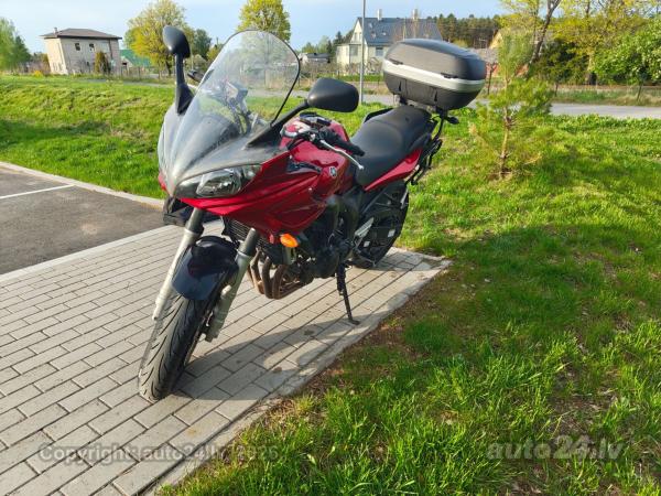 Красный Ямаха FZ 6 2006 в Рапла, объемом двигателя 0.60 л и пробегом 49 тыс. км за 2800 €, фото 3 на AUTOMOTO.COM.LV