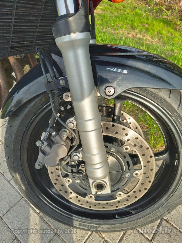 Красный Ямаха FZ 6 2006 в Рапла, объемом двигателя 0.60 л и пробегом 49 тыс. км за 2800 €, фото 7 на AUTOMOTO.COM.LV