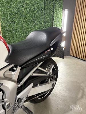 Белый Ямаха FZ 6 2004 в Каунас, объемом двигателя 0.60 л и пробегом 52 тыс. км за 1900 €, фото 8 на AUTOMOTO.COM.LV