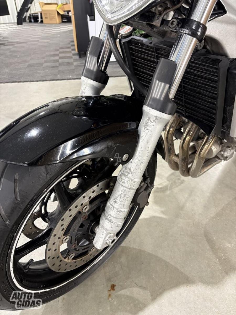 Белый Ямаха FZ 6 2004 в Каунас, объемом двигателя 0.60 л и пробегом 52 тыс. км за 1900 €, фото 10 на AUTOMOTO.COM.LV