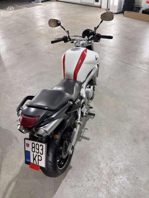 Белый Ямаха FZ 6 2005 в Каунас, объемом двигателя 0.60 л и пробегом 52 тыс. км за 1999 €, фото 3 на AUTOMOTO.COM.LV