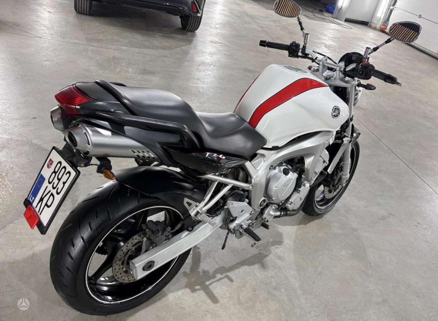Белый Ямаха FZ 6 2005 в Каунас, объемом двигателя 0.60 л и пробегом 52 тыс. км за 1999 €, фото 11 на AUTOMOTO.COM.LV