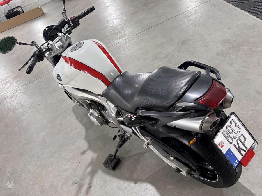Белый Ямаха FZ 6 2005 в Каунас, объемом двигателя 0.60 л и пробегом 52 тыс. км за 1999 €, фото 12 на AUTOMOTO.COM.LV