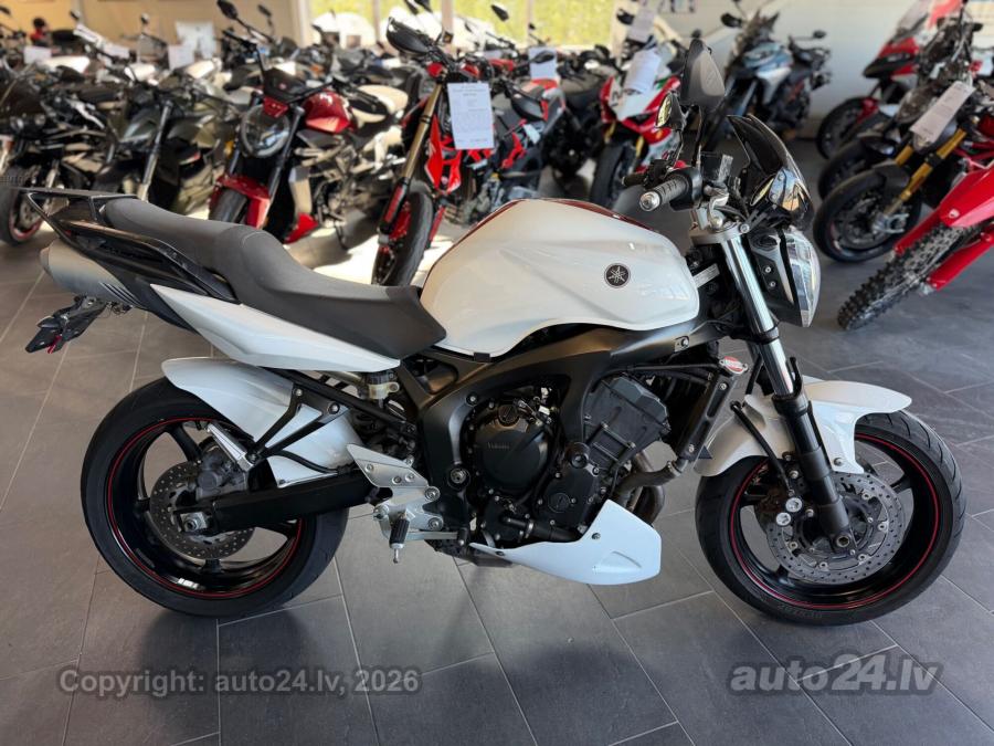 White Yamaha FZ 6 2008 in Tallinn, with an engine capacity of 0.60 L and mileage of 35 thousand km for 2990 €, photo 3 on AUTOMOTO.COM.LV