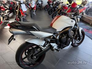 White Yamaha FZ 6 2008 in Tallinn, with an engine capacity of 0.60 L and mileage of 35 thousand km for 2990 €, photo 4 on AUTOMOTO.COM.LV