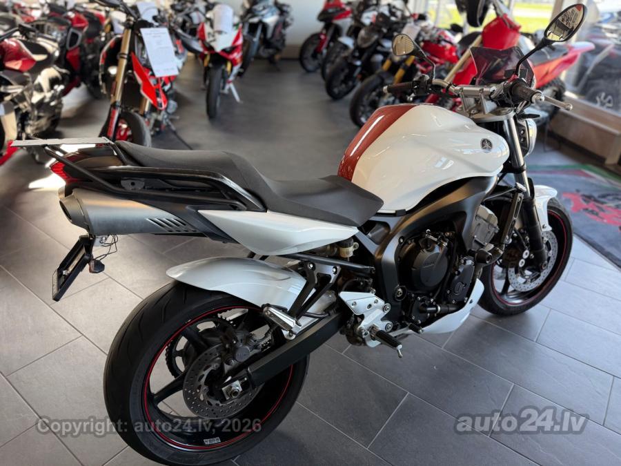 White Yamaha FZ 6 2008 in Tallinn, with an engine capacity of 0.60 L and mileage of 35 thousand km for 2990 €, photo 4 on AUTOMOTO.COM.LV