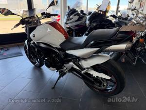 White Yamaha FZ 6 2008 in Tallinn, with an engine capacity of 0.60 L and mileage of 35 thousand km for 2990 €, photo 15 on AUTOMOTO.COM.LV