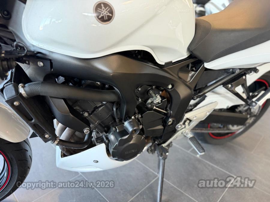 White Yamaha FZ 6 2008 in Tallinn, with an engine capacity of 0.60 L and mileage of 35 thousand km for 2990 €, photo 19 on AUTOMOTO.COM.LV