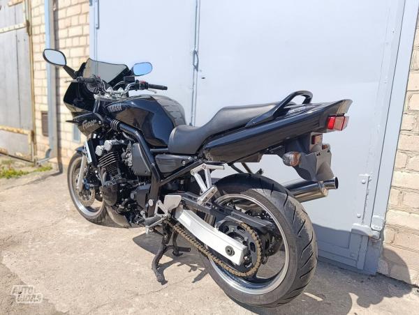 Черный Ямаха FZ 600 2001 в Вильнюс, объемом двигателя 0.60 л и пробегом 42 тыс. км за 1650 €, фото 2 на AUTOMOTO.COM.LV