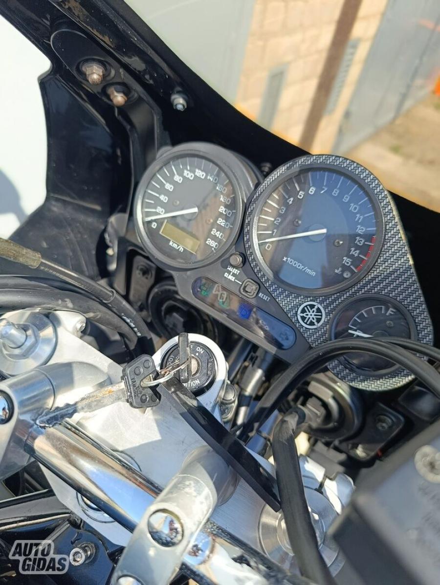 Черный Ямаха FZ 600 2001 в Вильнюс, объемом двигателя 0.60 л и пробегом 42 тыс. км за 1650 €, фото 8 на AUTOMOTO.COM.LV