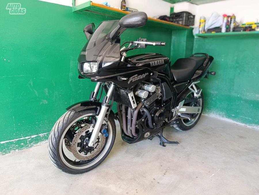Черный Ямаха FZ 600 2001 в Вильнюс, объемом двигателя 0.60 л и пробегом 42 тыс. км за 1650 €, фото 11 на AUTOMOTO.COM.LV