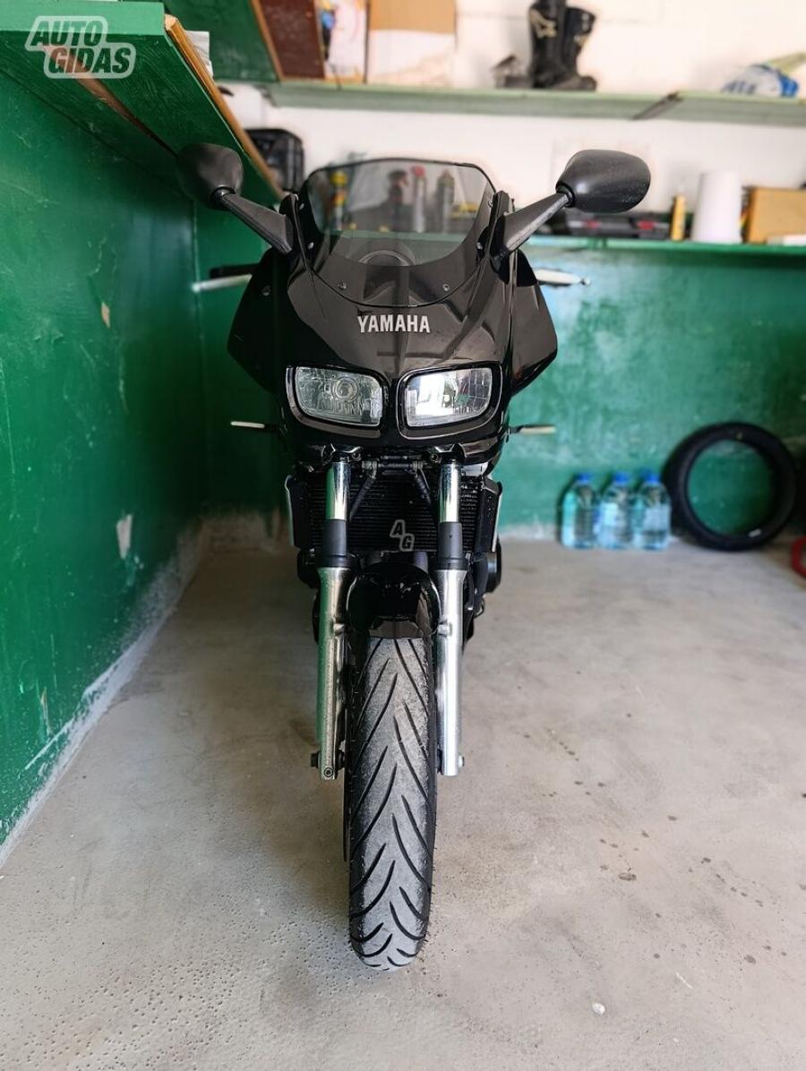 Черный Ямаха FZ 600 2001 в Вильнюс, объемом двигателя 0.60 л и пробегом 42 тыс. км за 1650 €, фото 12 на AUTOMOTO.COM.LV