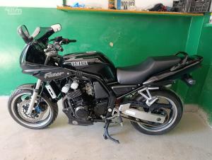 Черный Ямаха FZ 600 2001 в Вильнюс, объемом двигателя 0.60 л и пробегом 42 тыс. км за 1650 €, фото 13 на AUTOMOTO.COM.LV