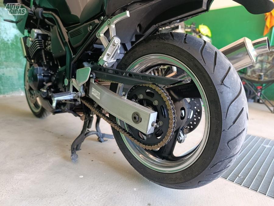 Черный Ямаха FZ 600 2001 в Вильнюс, объемом двигателя 0.60 л и пробегом 42 тыс. км за 1650 €, фото 15 на AUTOMOTO.COM.LV