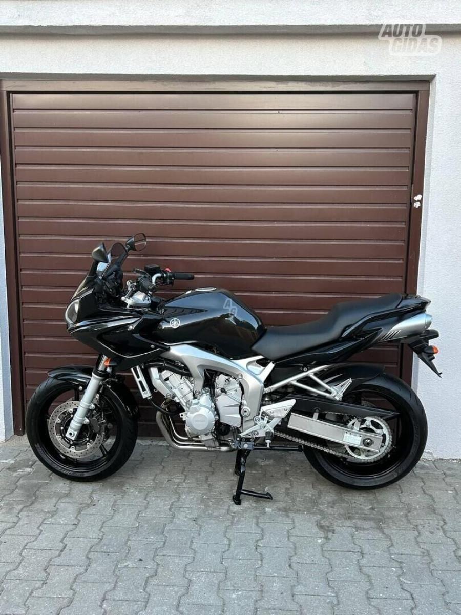 Black Yamaha FZ 600 2006 in Vilnius, with an engine capacity of 0.60 L and mileage of 19 thousand km for 3150 €, photo 6 on AUTOMOTO.COM.LV