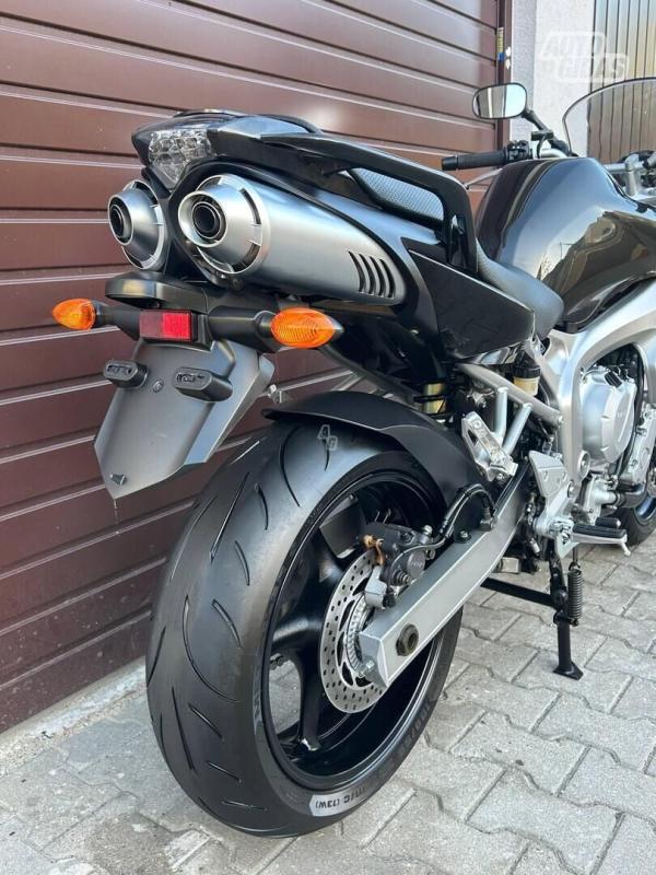 Black Yamaha FZ 600 2006 in Vilnius, with an engine capacity of 0.60 L and mileage of 19 thousand km for 3150 €, photo 6 on AUTOMOTO.COM.LV