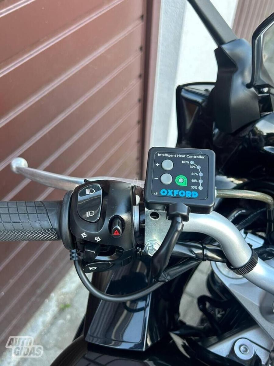 Black Yamaha FZ 600 2006 in Vilnius, with an engine capacity of 0.60 L and mileage of 19 thousand km for 3150 €, photo 10 on AUTOMOTO.COM.LV